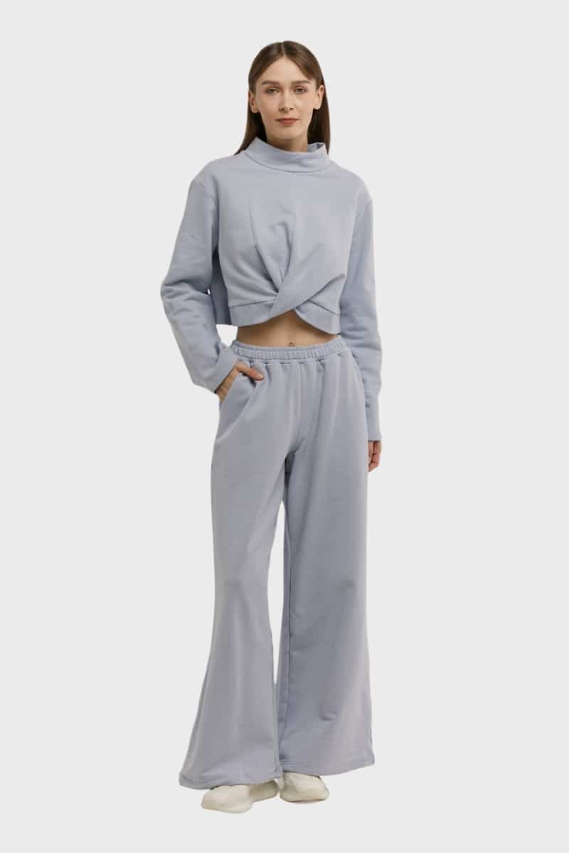 Monochrome Outfit Ideas & Style Tips, According to Stylists