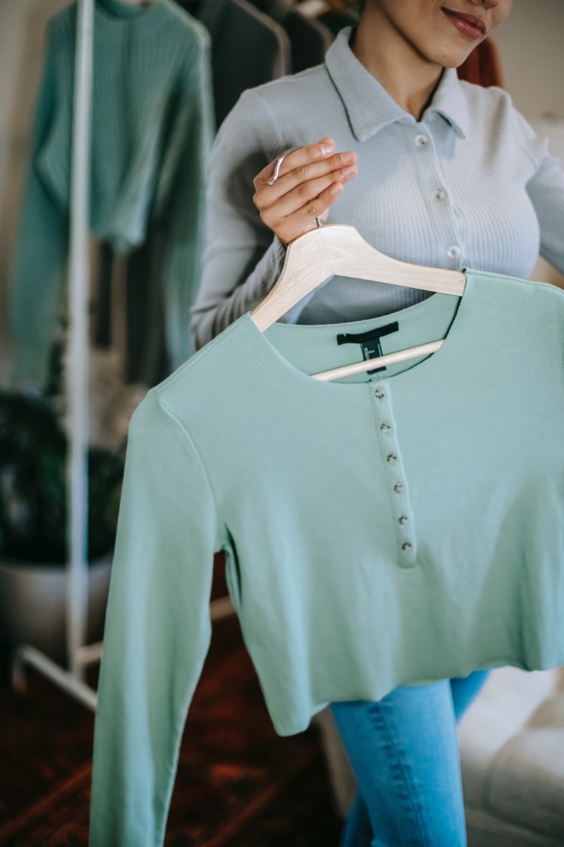 How To Build a Stylish & Sustainable Capsule Wardrobe